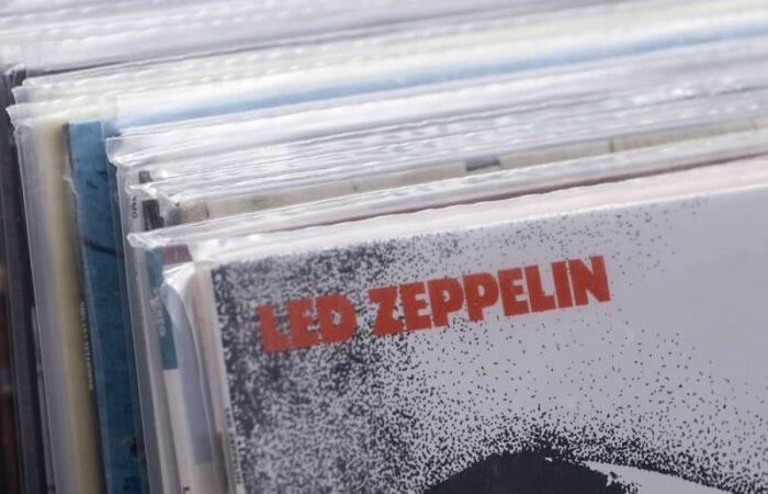 10 Easy Led Zeppelin Guitar Songs (With Video Lesson)