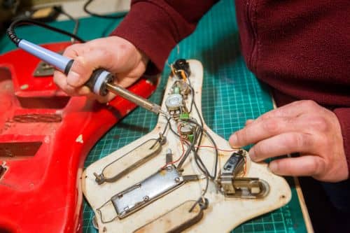 Electric Guitar Anatomy: A Complete Breakdown Of Internal Parts
